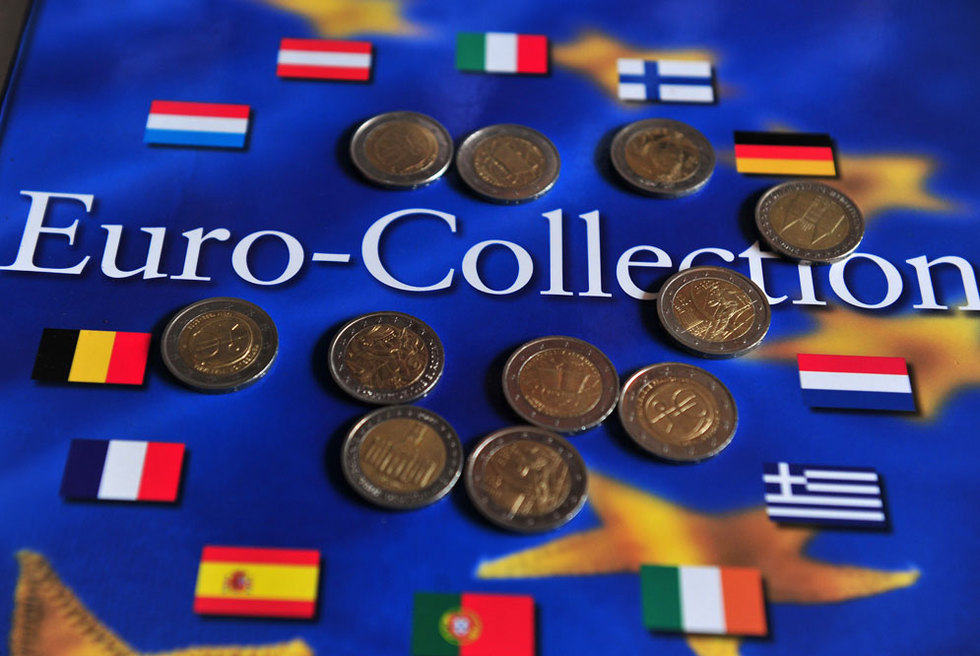 Imagen de una colección de euros | Edición impresa | EL PAÍS