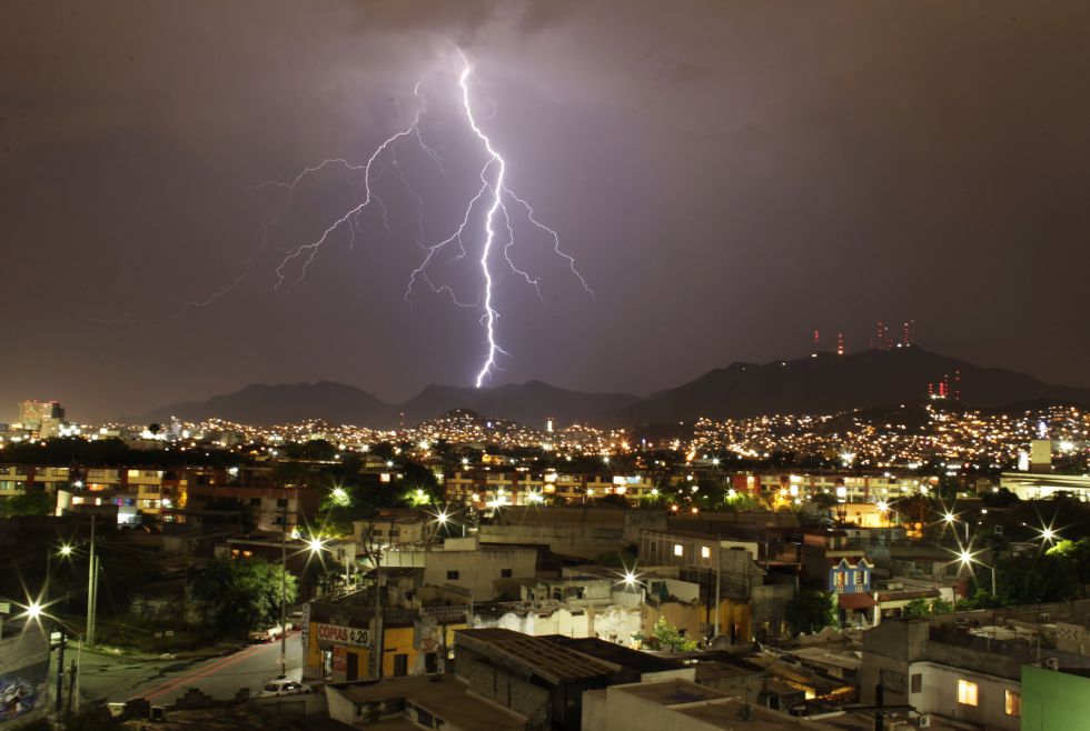 Fotos: Rayos y tormentas: Rayos en la oscuridad | Fotografía | EL PAÍS