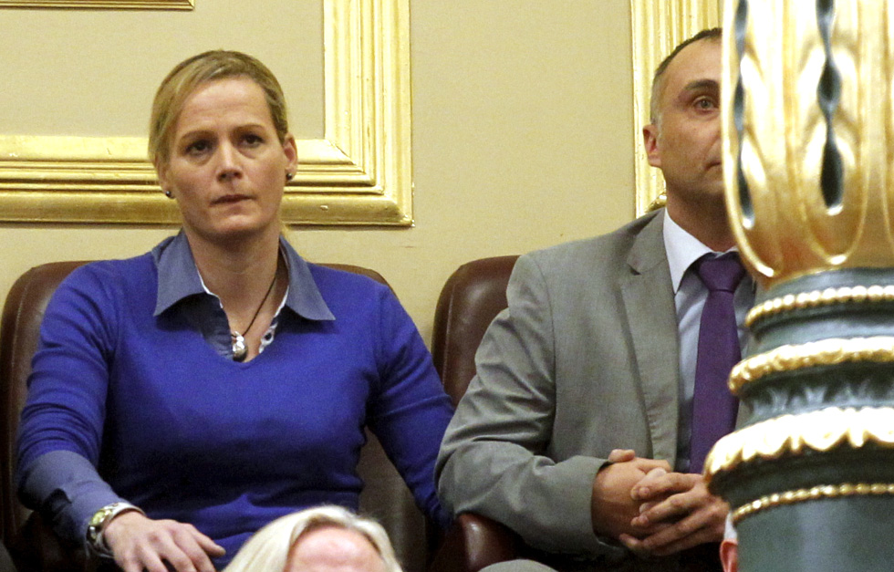 Fotos: Morenés y Zaida Cantera en el Congreso | Fotografía | EL PAÍS