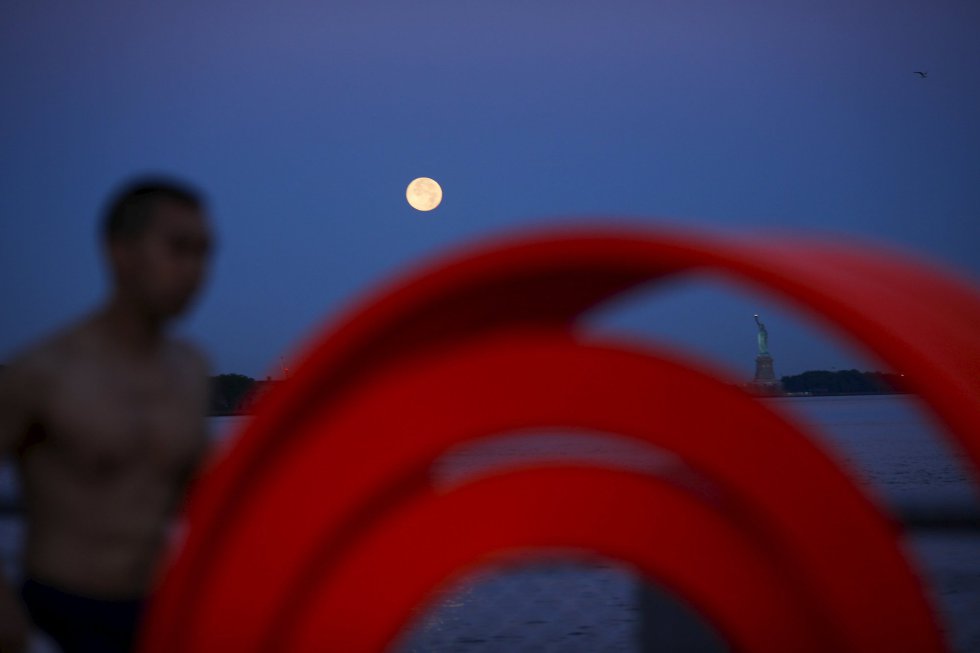 Fotos: Noche de luna azul | Actualidad | EL PAÍS