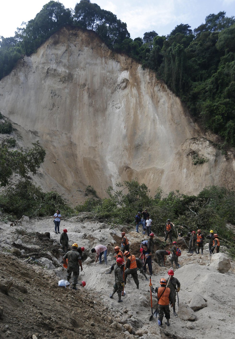 Fotos: deslave Guatemala: Una aldea sepultada en Guatemala ...