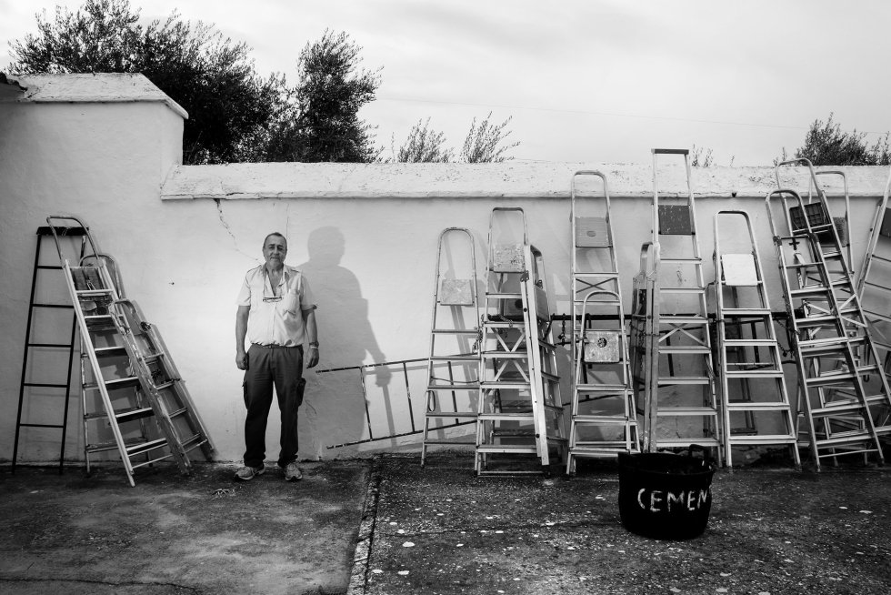 Fotos: Día de Todos los Santos: De profesión, sepulturero | Cultura ...