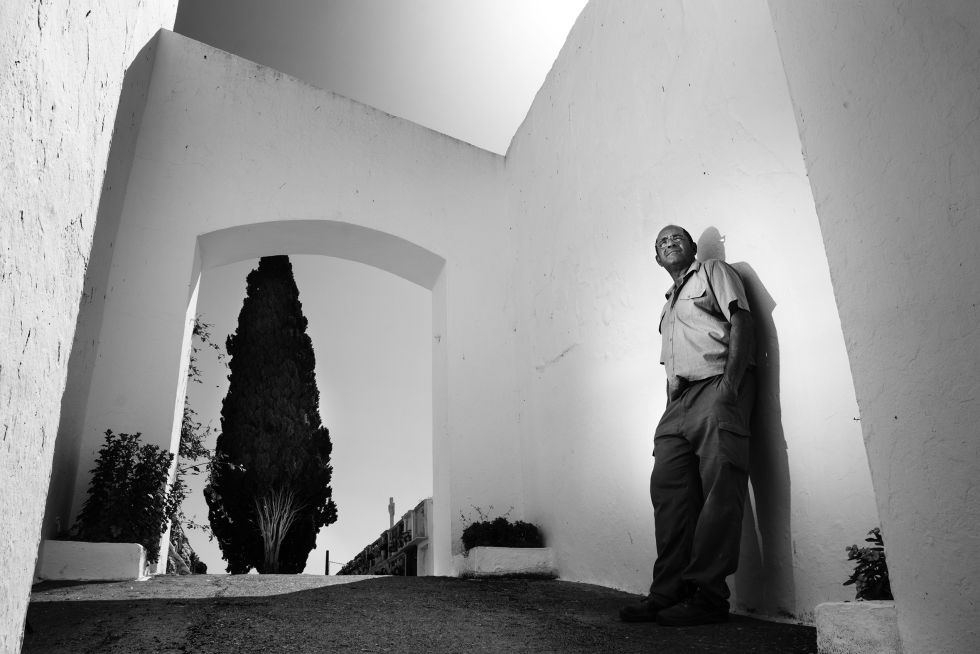 Fotos: Día de Todos los Santos: De profesión, sepulturero | Cultura ...