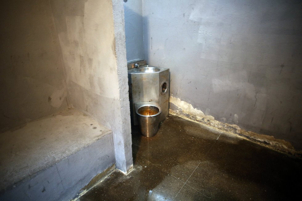 Fotos: Los calabozos de los juzgados de Leganés por dentro | Madrid ...