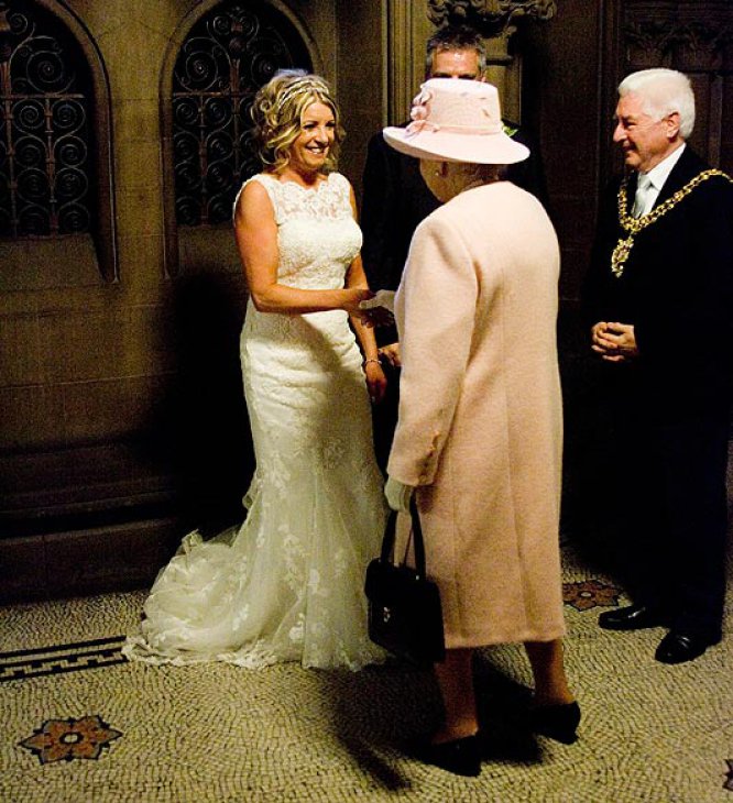 Fotos: Chris Hemsworth, el último famoso que se cuela en una boda ...