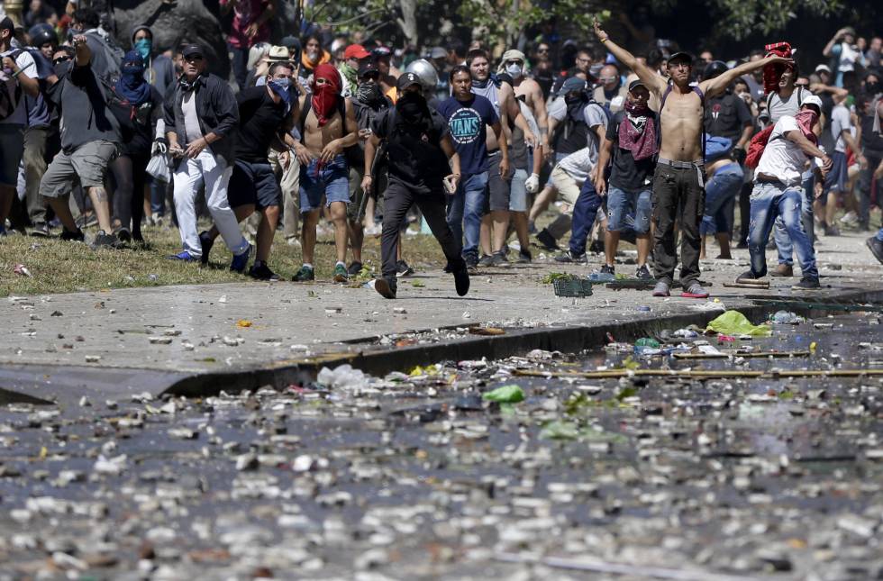 Fotos: La tensión crece en Argentina por la reforma de pensiones ...