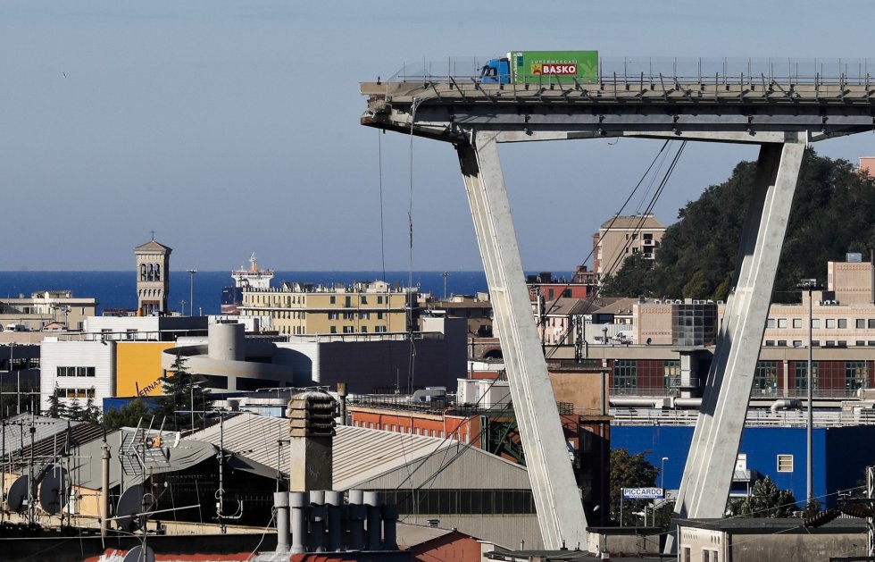 Fotos: El puente Morandi de Génova el día después del derrumbe, en ...