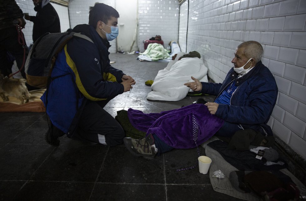 Fotos: El metro, un refugio para los sin techo | Madrid | EL PAÍS