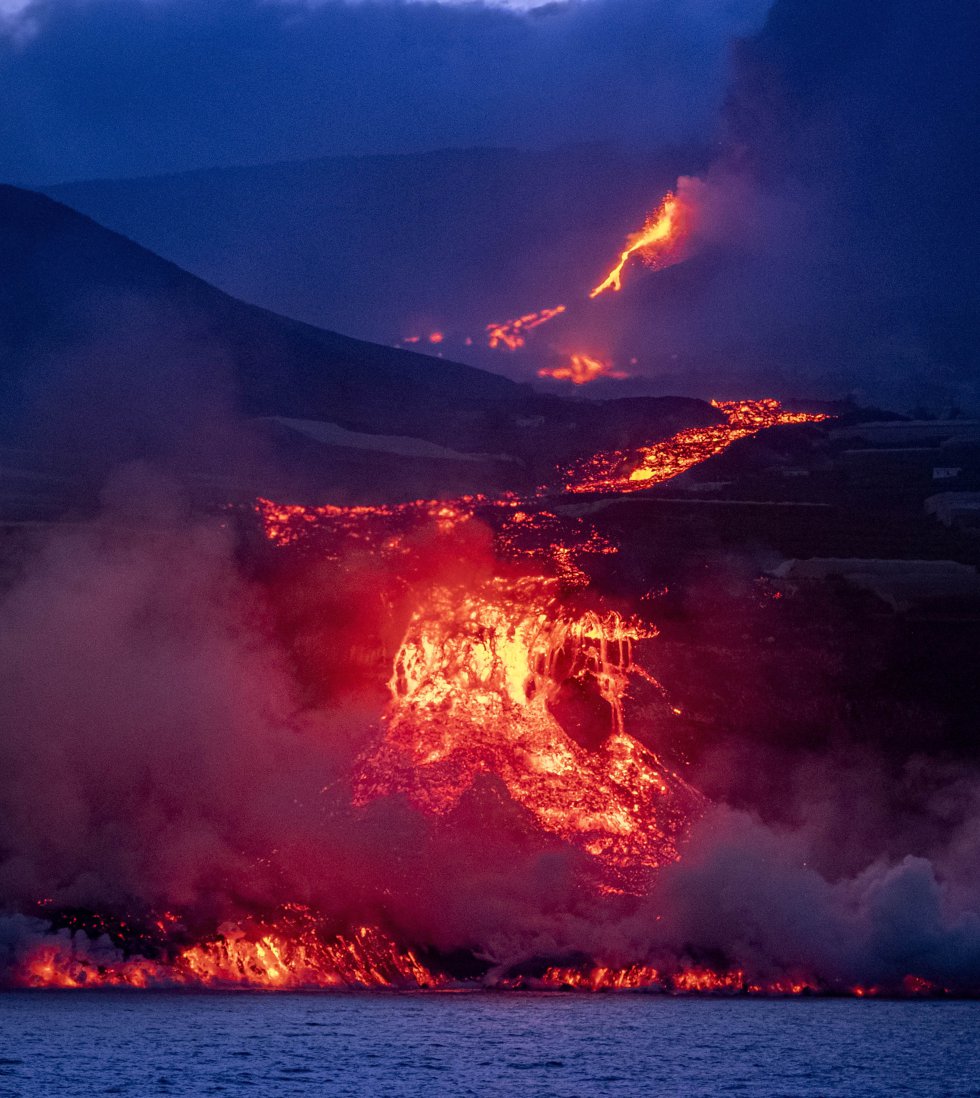 Fotos: El volcán de La Palma, un mes de erupción en imágenes | Sociedad ...