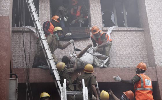 El Incendio De Un Hospital En La India Causa Al Menos 89 Muertos